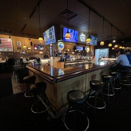 NEWT’S SOUTH - Updated July 2025 - 111 Photos & 107 Reviews - 1201 S ...