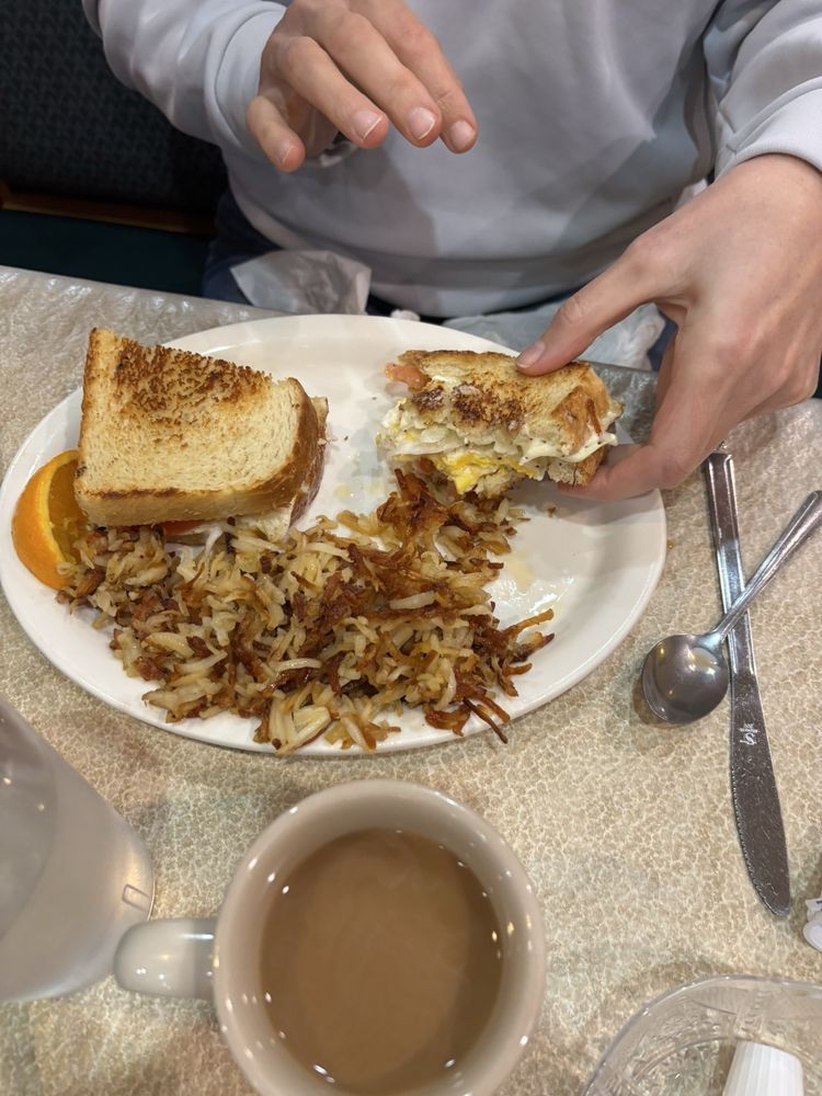 CASTLEWOOD CAFE - Updated August 2025 - 78 Photos & 40 Reviews - 1307 ...