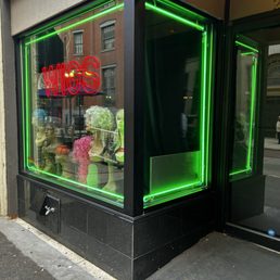 THE WIG SHOP - Updated July 2025 - 307 Photos & 139 Reviews - 27 Temple ...