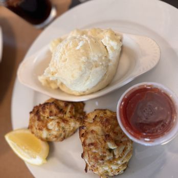 COSTAS INN - Updated August 2025 - 516 Photos & 434 Reviews - 4100 N ...