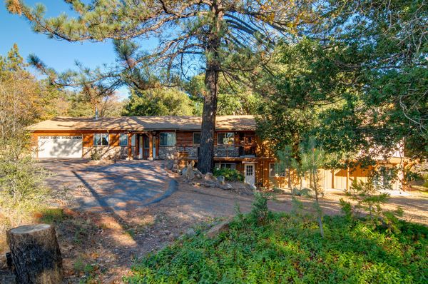 JULIAN HOMES AND HAPPENINGS - Updated July 2025 - 1933 Main St, Julian ...