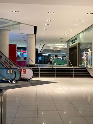 CF RIDEAU CENTRE - Updated July 2025 - 62 Photos & 87 Reviews - 50 ...