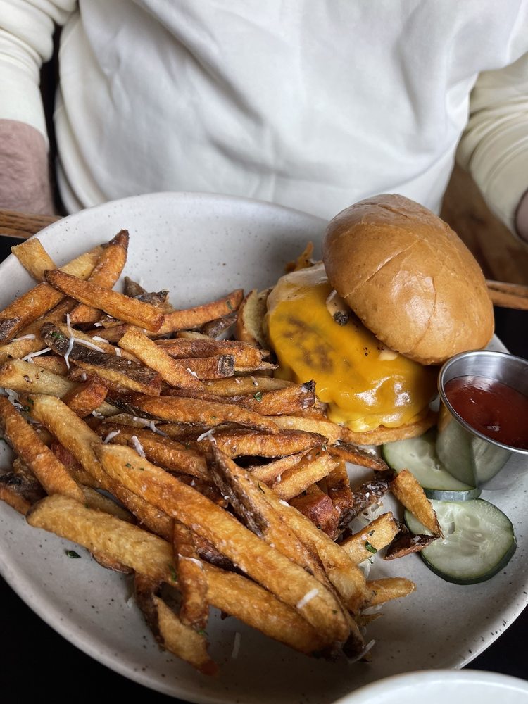 THE SAMPLE ROOM - 284 Photos & 338 Reviews - 2124 Marshall St NE ...