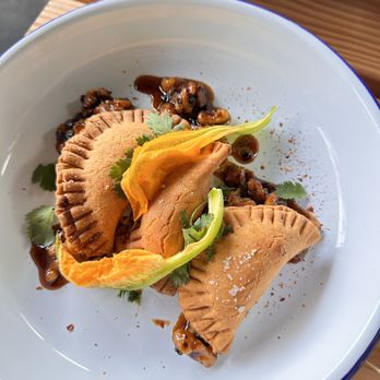 HANDLINE - Updated June 2024 - 561 Photos & 673 Reviews - 935 ...