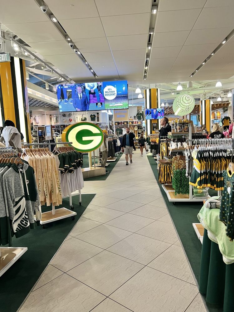 PACKERS PRO SHOP - Updated December 2025 - 127 Photos & 55 Reviews ...