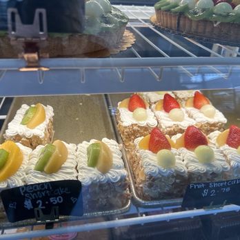 MEY FUNG BAKERY - Updated September 2024 - 509 Photos & 324 Reviews ...