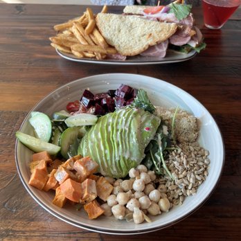 BUBBLY HEN - Updated August 2024 - 72 Photos & 46 Reviews - 7915 Vaughn ...