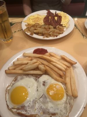 CAFE 82 - Updated June 2024 - 62 Photos & 191 Reviews - 2282 Broadway ...