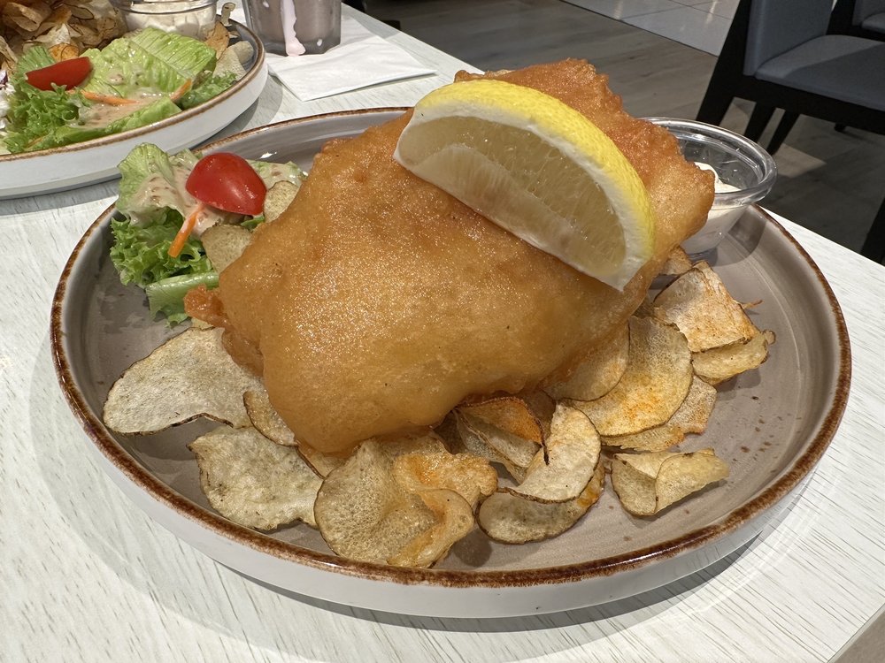 BIG FISH SMALL FISH SUNTEC CITY - 3 Temasek Blvd, Singapore, Singapore ...