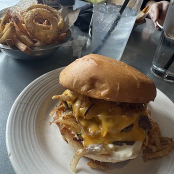 Society Burger - Cheap - Burgers - Updated June 2025 - 404 Photos - 296 ...