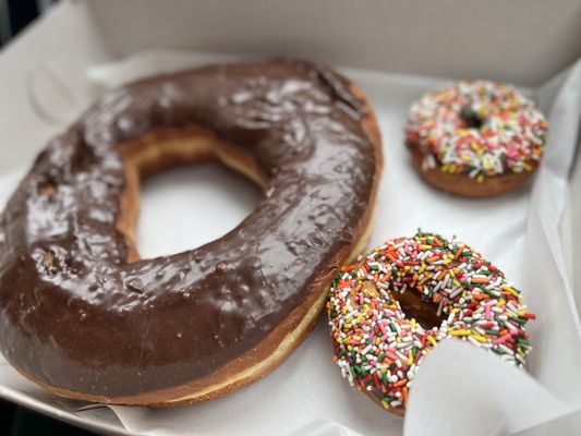 BOB’S DONUTS - Updated October 2025 - 396 Photos & 237 Reviews - 601 Baker St, San Francisco ...