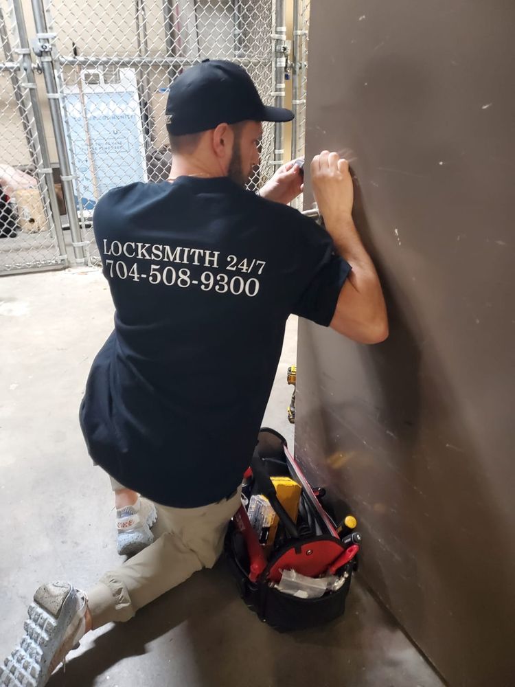 MAGIC LOCK - Updated March 2024 - 10 Photos - Charlotte, North Carolina ...