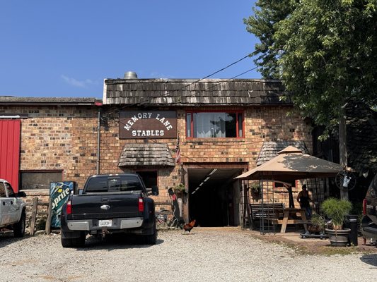 MEMORY LANE STABLES - Updated December 2025 - 168 Photos & 123 Reviews ...