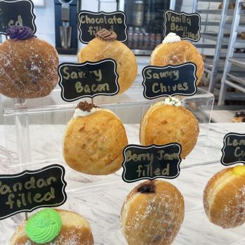 B. DOUGHNUT - LA PLATA - Updated December 2025 - 288 Photos & 176 ...