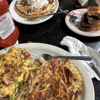 CREST CAFE - Updated January 2026 - 280 Photos & 547 Reviews - 5225 ...