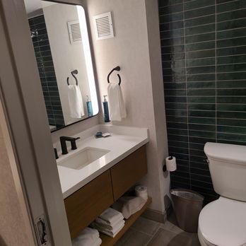 HILTON STOCKTON - Updated March 2025 - 399 Photos & 262 Reviews - 2323 ...