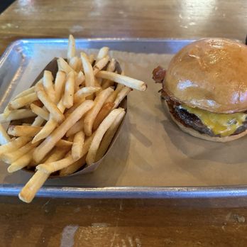 CHOP HOUSE BURGER - Updated August 2025 - 511 Photos & 689 Reviews ...