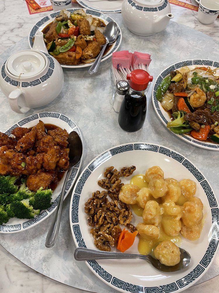 FAR EAST CHINESE RESTAURANTS - 114 Photos & 152 Reviews - 51 N Main St ...