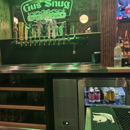 GUS’ SNUG - Updated July 2025 - 73 Photos & 74 Reviews - 38 S Main St ...