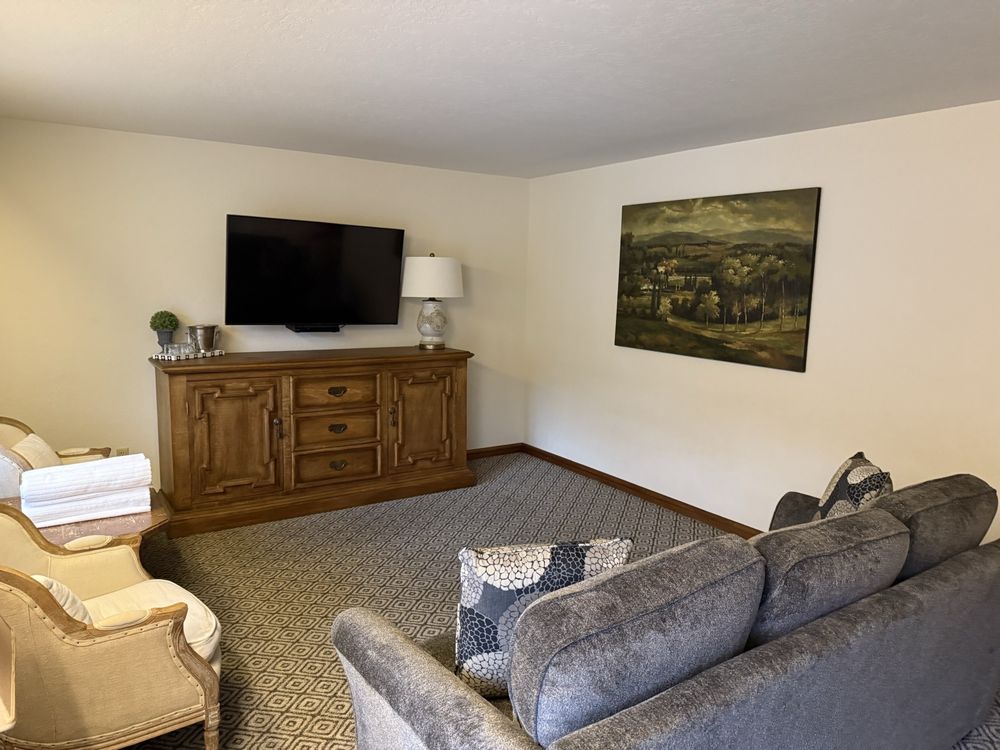 ENZIAN INN - Updated December 2025 - 381 Photos & 210 Reviews - 590 US ...