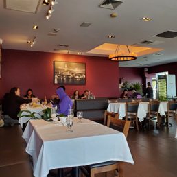 SRIPRAPHAI THAI RESTAURANT - Updated February 2025 - 847 Photos & 633 ...