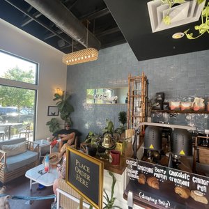 LA REUNION - 157 Photos & 101 Reviews - 229 N Bishop Ave, Dallas, TX ...