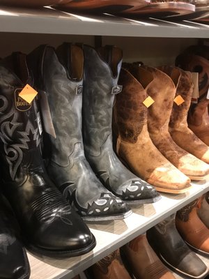 BOOT BARN - 12 Photos - Shoe Stores - 5716 International Dr, Orlando ...