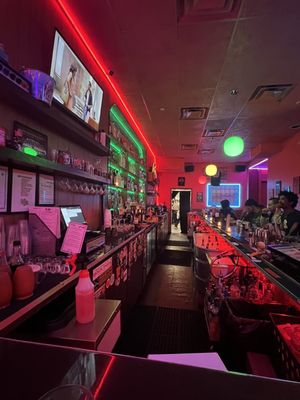 GET TIGHT LOUNGE - Updated July 2024 - 111 Photos & 34 Reviews - 1104 W ...