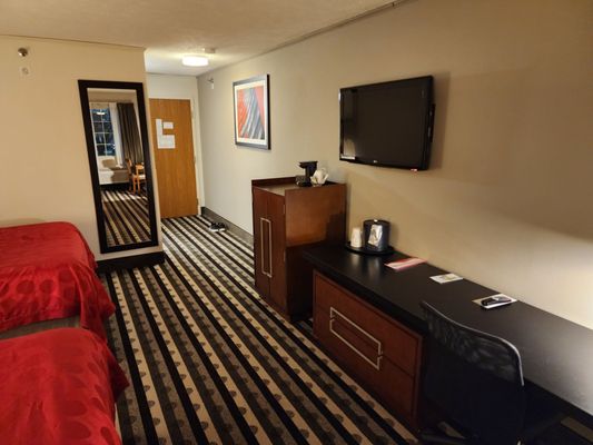 RAMADA BY WYNDHAM SPRINGFIELD NORTH - Updated September 2025 - 145 ...