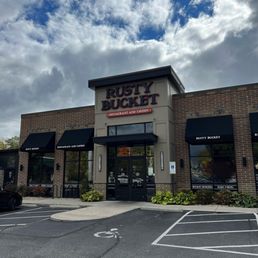 RUSTY BUCKET RESTAURANT AND TAVERN - Updated April 2026 - 190 Photos ...