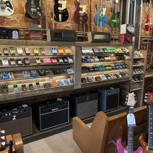 GUITAR CENTER - Updated December 2025 - 17 Photos & 32 Reviews - 8813 ...