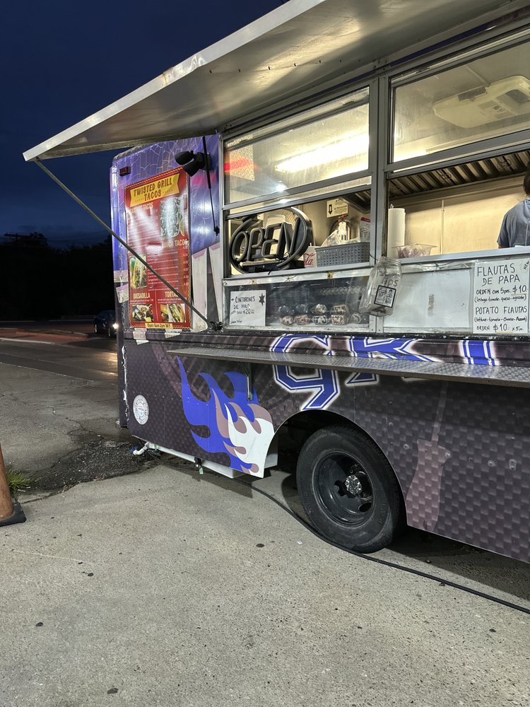 TWISTED GRILL - Updated December 2025 - 12 Reviews - 6515 Airport Blvd ...