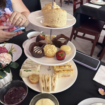 QUIRKY ROYAL TEA ROOM - Updated October 2025 - 142 Photos & 83 Reviews ...