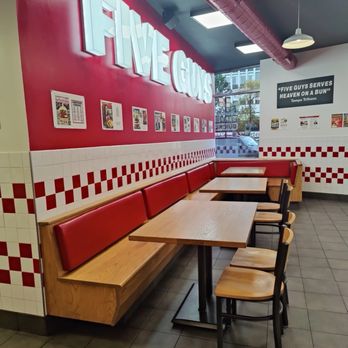 FIVE GUYS - Updated January 2026 - 91 Photos & 320 Reviews - 2368 N ...
