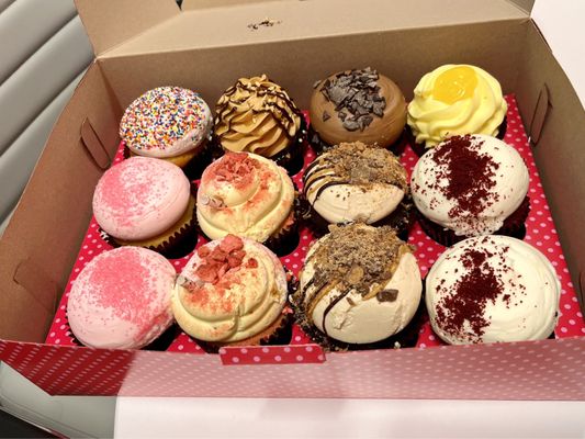 SMALLCAKES CHICAGO - Updated September 2025 - 30 Photos & 25 Reviews - 218 W Washington St ...
