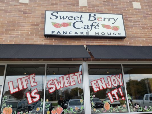 SWEET BERRY CAFE - 368 Photos & 340 Reviews - Breakfast & Brunch - 720 ...