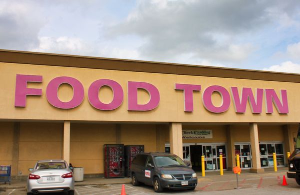 FOOD TOWN - Updated August 2024 - 36 Photos - 5367 Antoine Dr, Houston ...