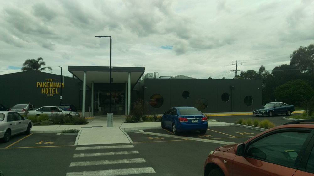 CASTELLO’S PAKENHAM HOTEL - Updated December 2024 - 226-230 Princes Hwy ...