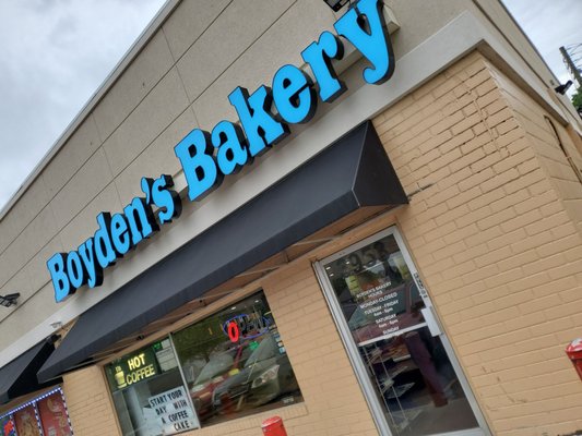 BOYDEN’S BAKERY - 65 Photos & 90 Reviews - 3953 S Meridian St ...