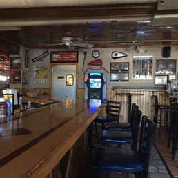 MUSKETEERS BAR & GRILL - Updated October 2025 - 53 Photos & 93 Reviews ...