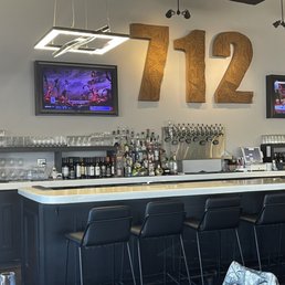 712 EAT + DRINK - Updated October 2025 - 322 Photos & 219 Reviews ...
