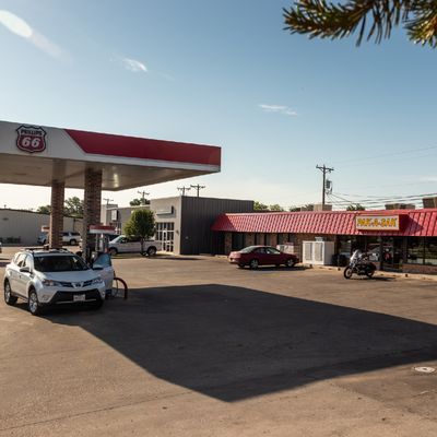 PAK-A-SAK - Updated January 2025 - 22 Photos - 2800 4th Ave, Canyon ...