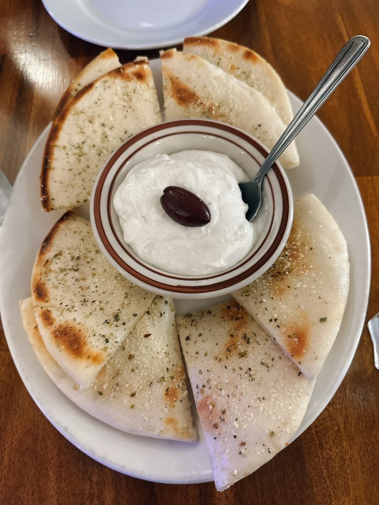 SPIROS PIZZA & GREEK TAVERNA - Updated December 2025 - 20 Photos & 73 ...