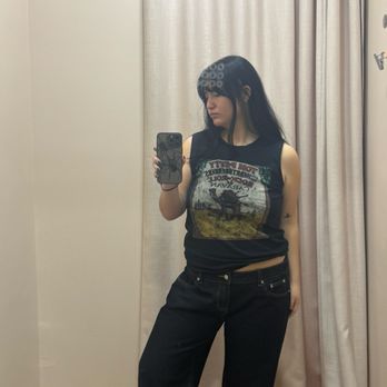 EDIKTED - Updated December 2025 - 37 Photos & 22 Reviews - 518 Broadway ...