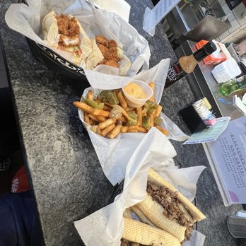 READING TERMINAL MARKET - Updated July 2024 - 7041 Photos & 6829 ...