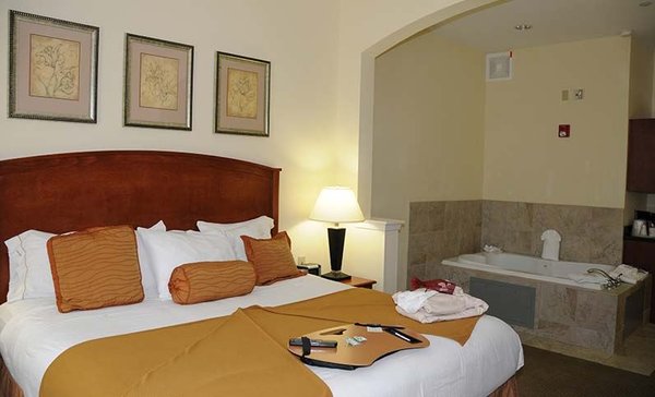 HOLIDAY INN EXPRESS & SUITES DALLAS - GRAND PRAIRIE I-20 - Updated ...