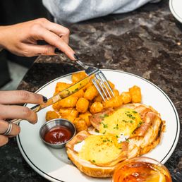 FOX ON JOHN - Updated June 2025 - 472 Photos & 227 Reviews - 106 John ...