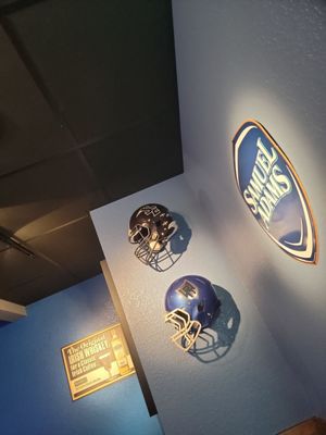 BLUE MOOSE BURGERS & WINGS - Updated January 2025 - 45 Photos & 53 ...