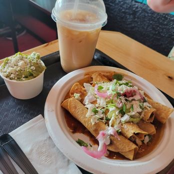 ROLLIES MEXICAN PATIO - Updated September 2024 - 752 Photos & 576 ...