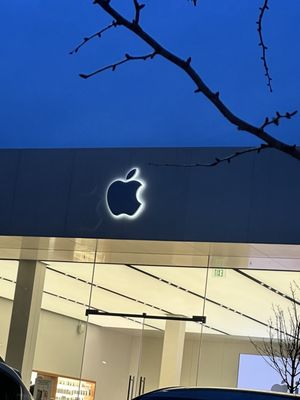 Apple saddle creek store